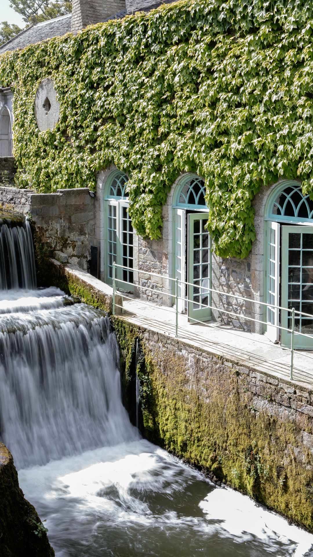 Spring Escapes - Cliff at Lyons